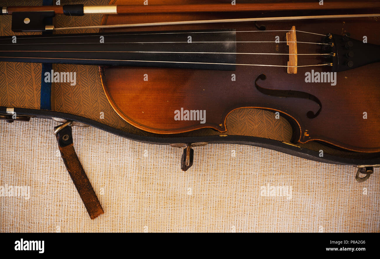 Details of an old and dusty violin from Czechoslovakia Stock Photo - Alamy
