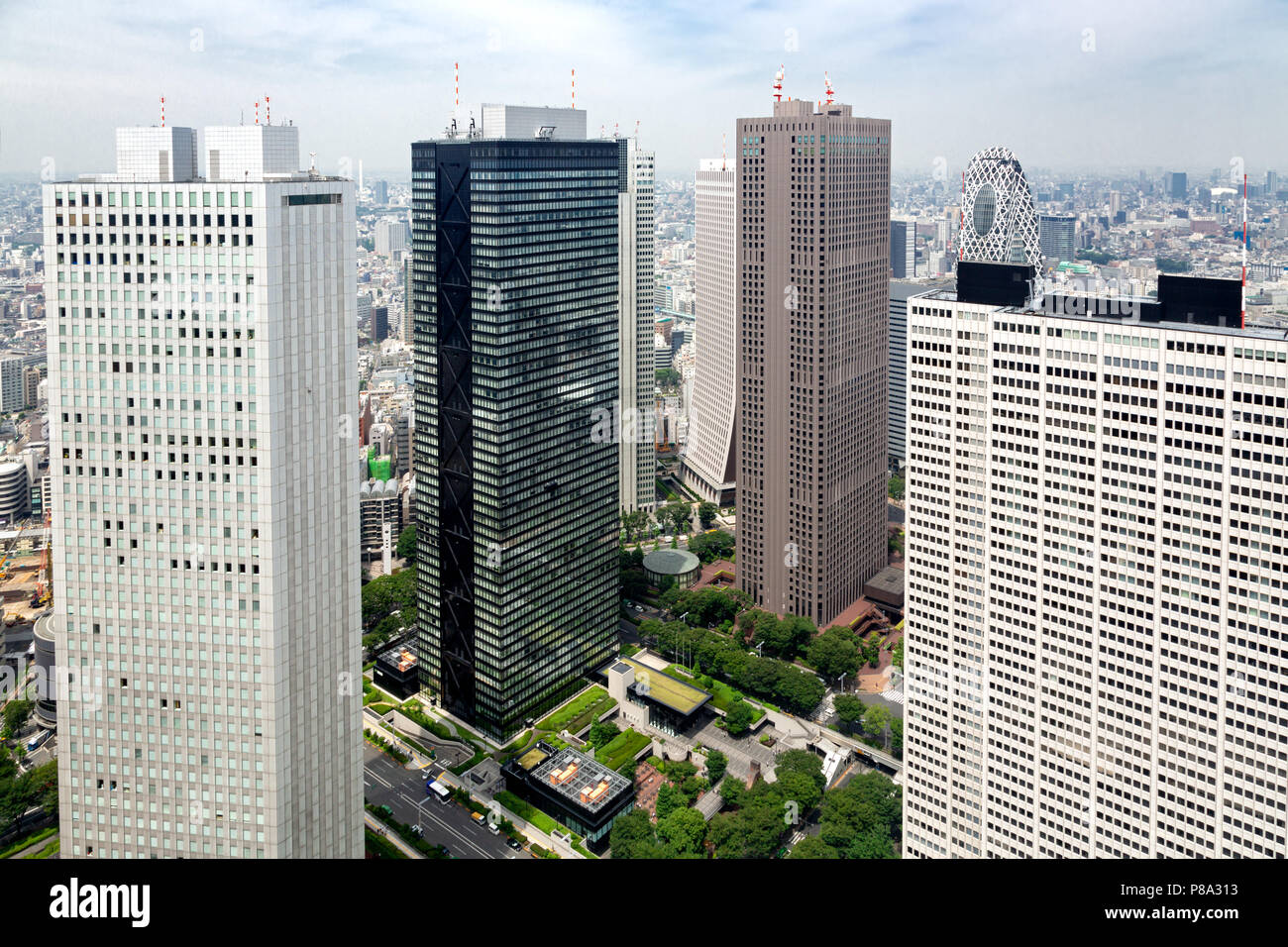 Tokyo tower urban skyline rooftop view hi-res stock photography and ...