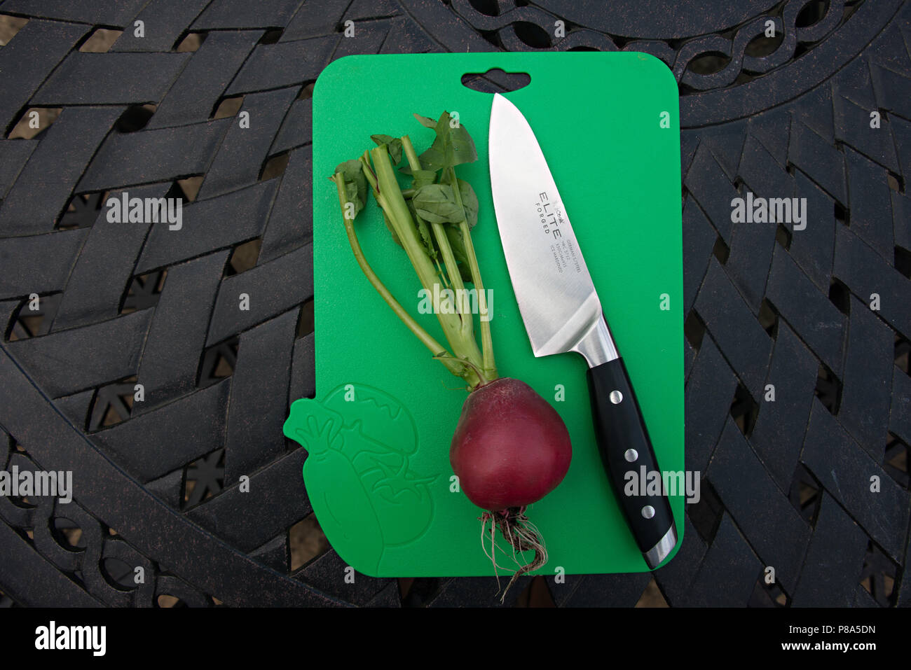 Growing large healthy radishes in the UK Stock Photo - Alamy