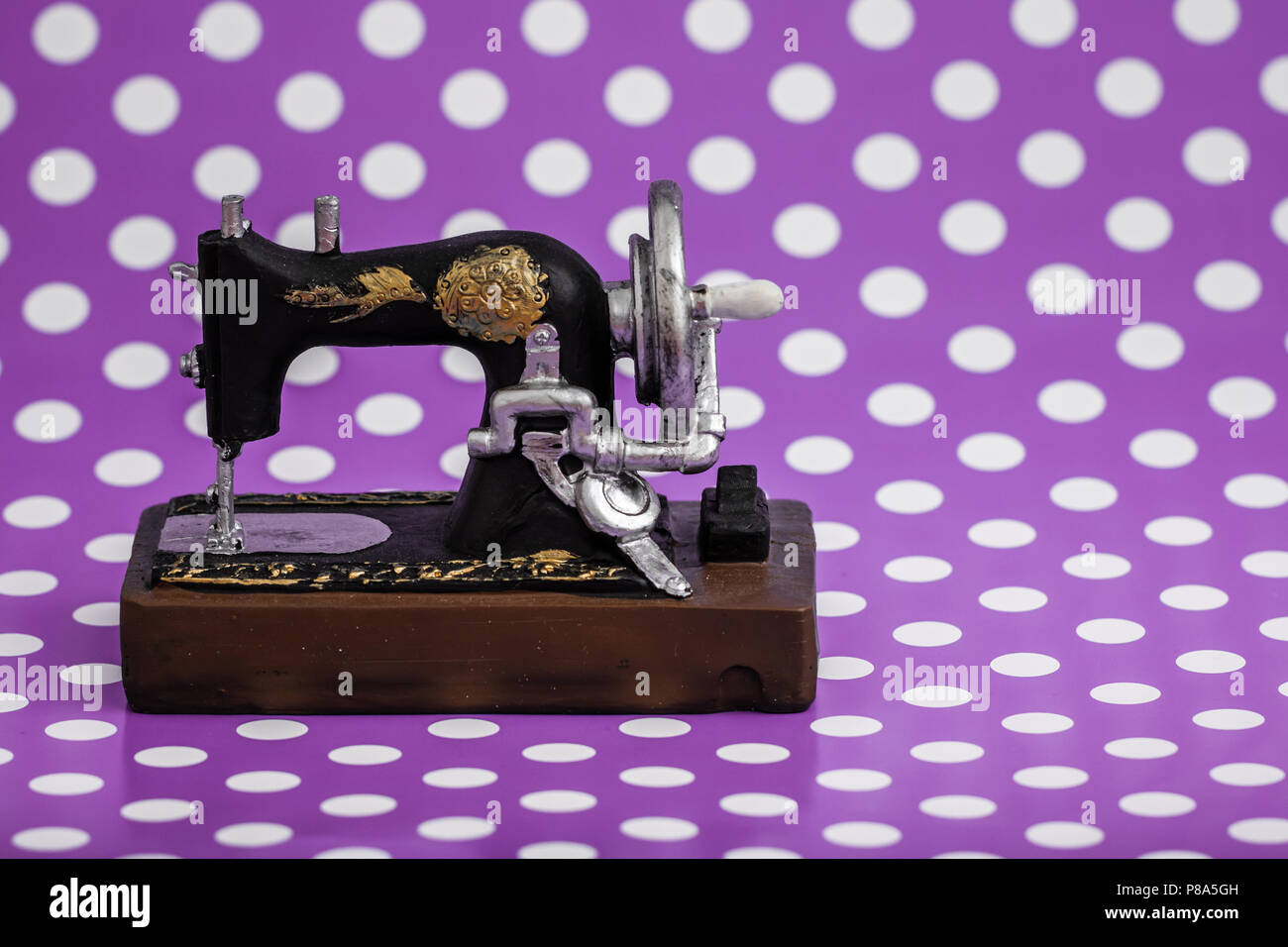 Vintage toy sewing machine hi-res stock photography and images - Alamy