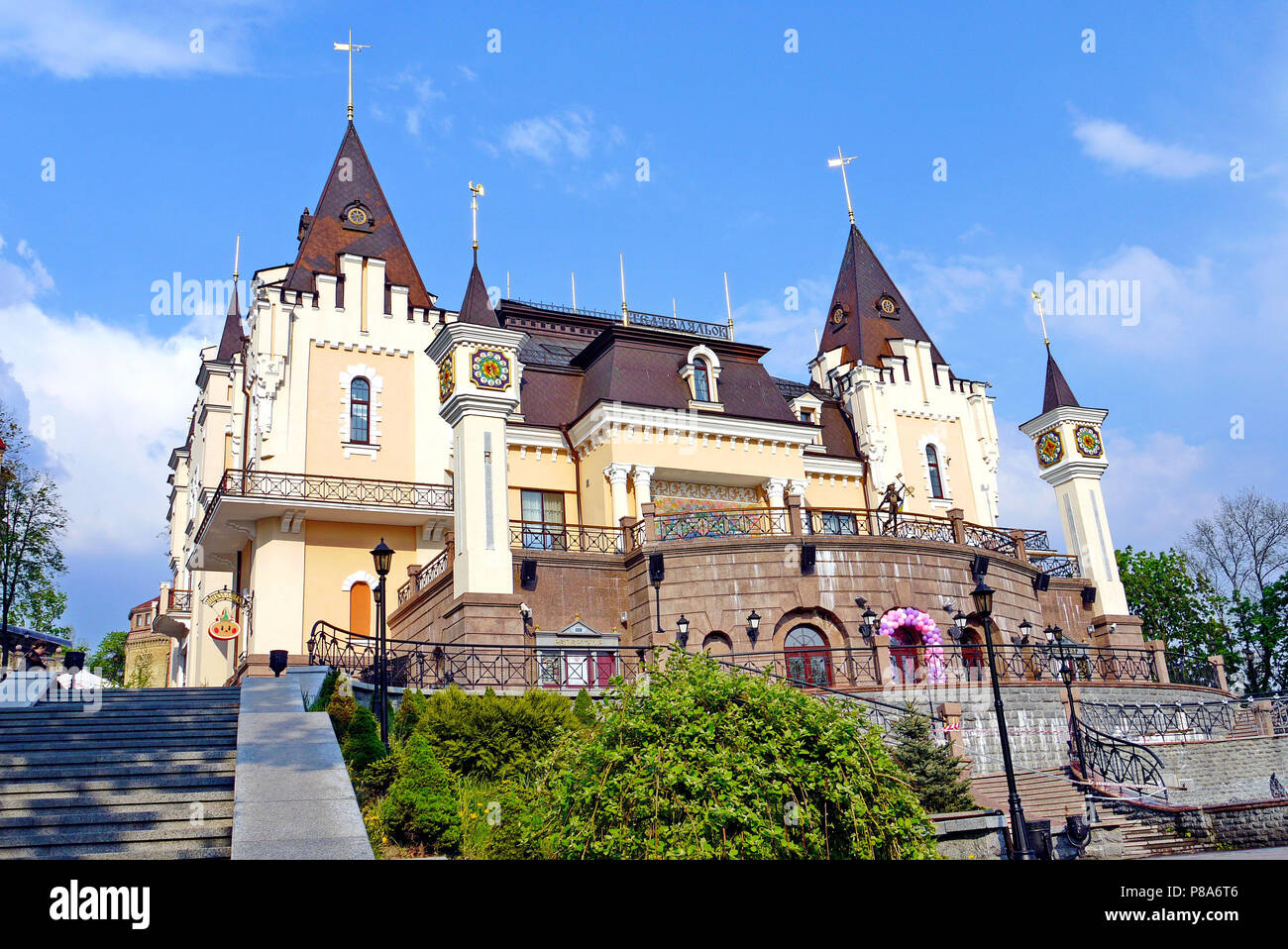 Outdoor puppet theater hi-res stock photography and images - Alamy