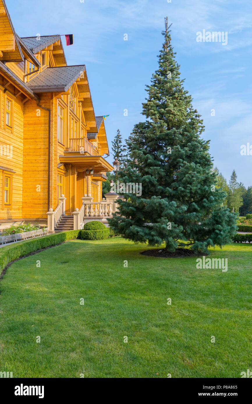 Fir villa hi-res stock photography and images - Alamy