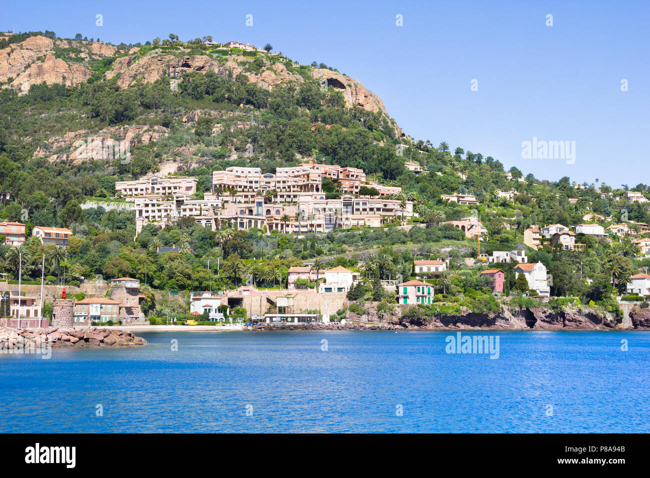 Beach in Theoule sur Mer, French Riviera Stock Photo - Alamy