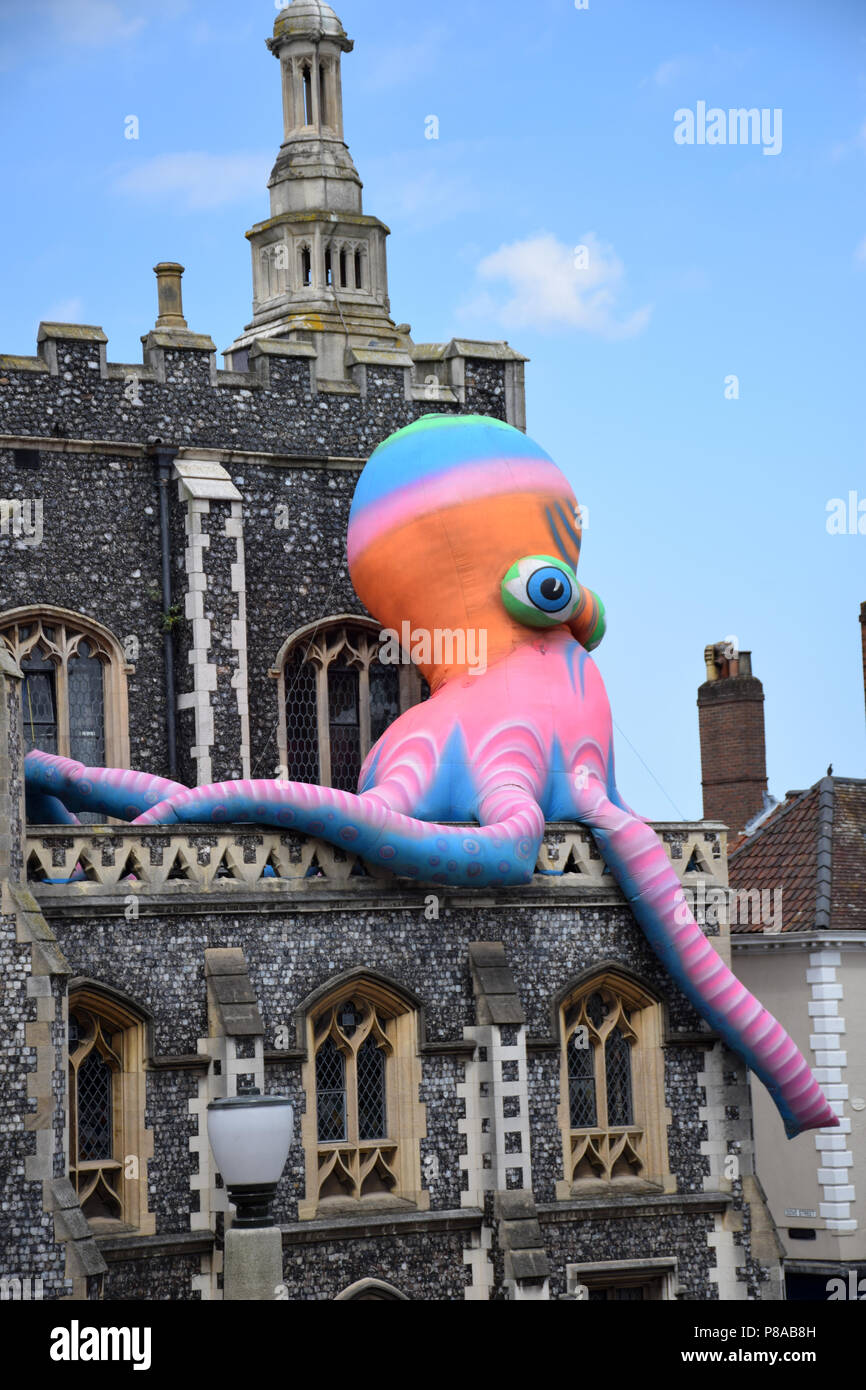 Inflatable octopus on The Guildhall, Mayor's weekend celebrations ...
