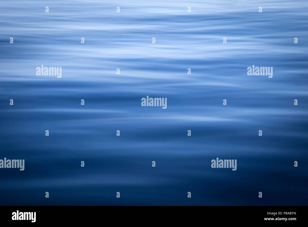 Dark blue ocean hi-res stock photography and images - Alamy