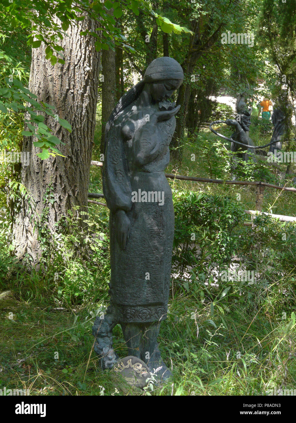Fragile statue hi-res stock photography and images - Alamy