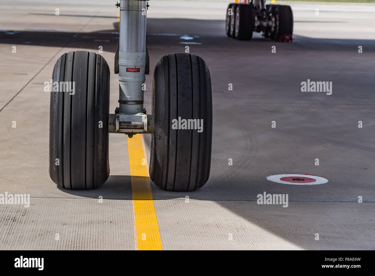 Airplane chassis hi-res stock photography and images - Alamy