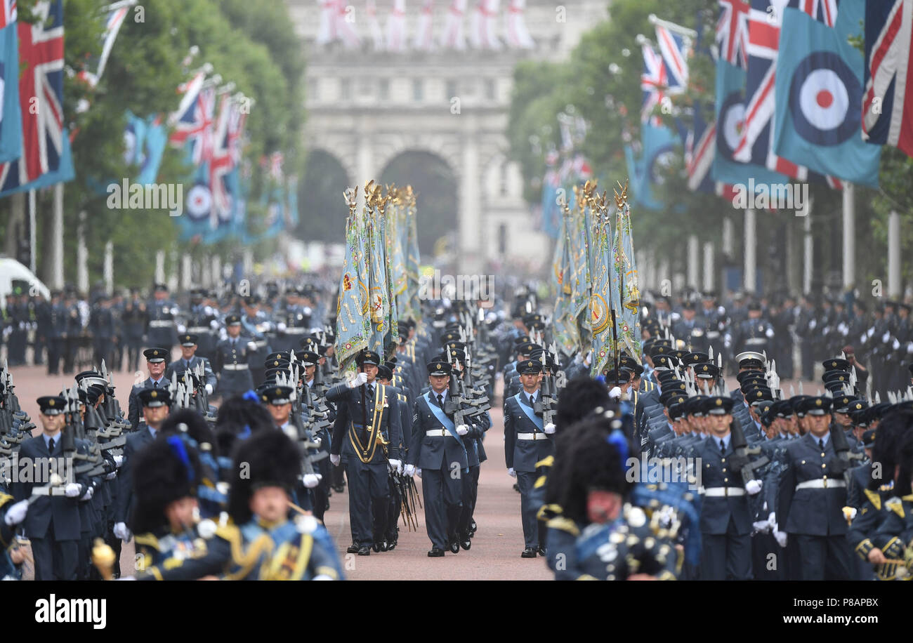 Royal air force parade hi-res stock photography and images - Alamy
