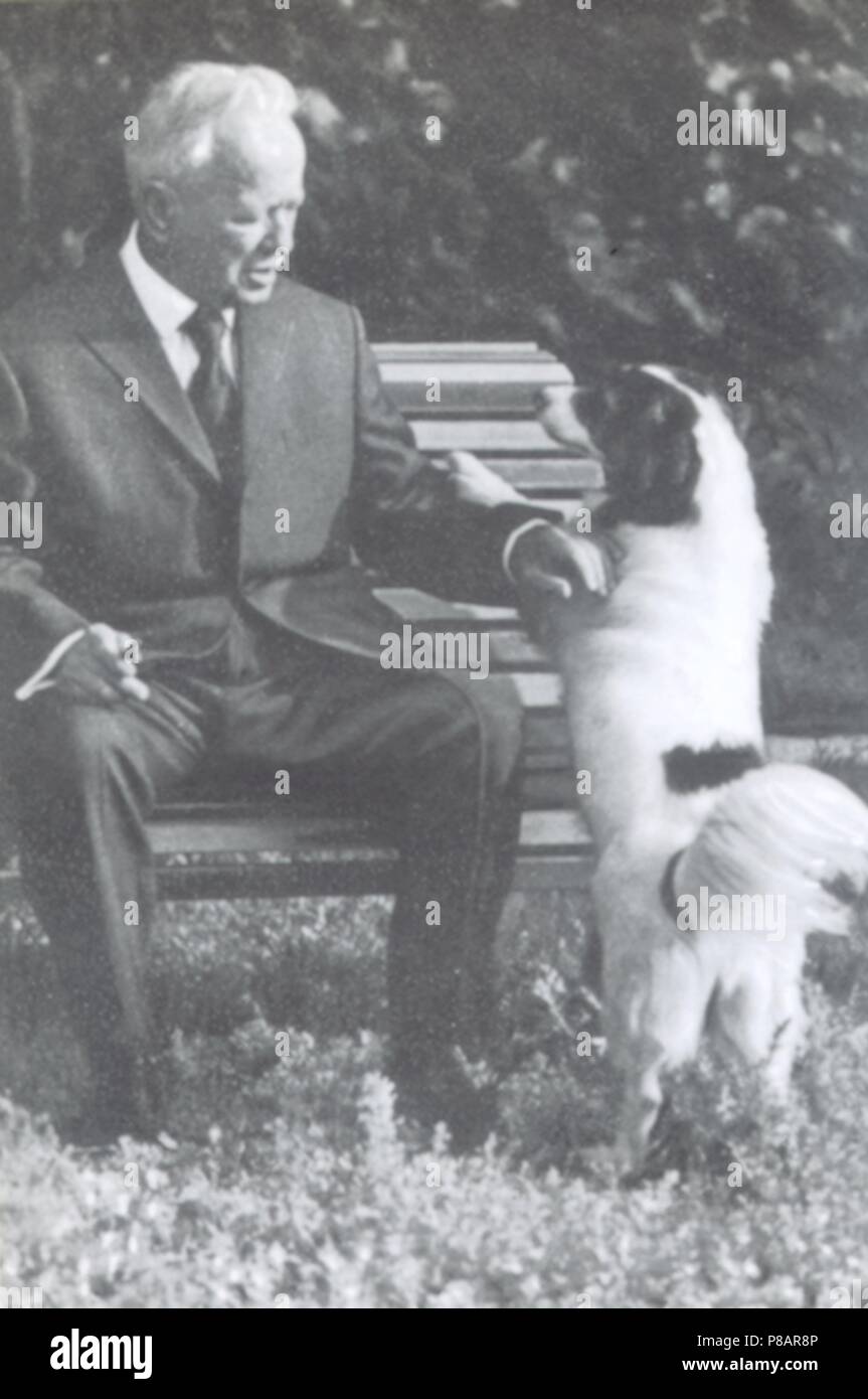 The writer Mikhail Sholokhov (1905-1984) in Veshenskaya. Museum ...