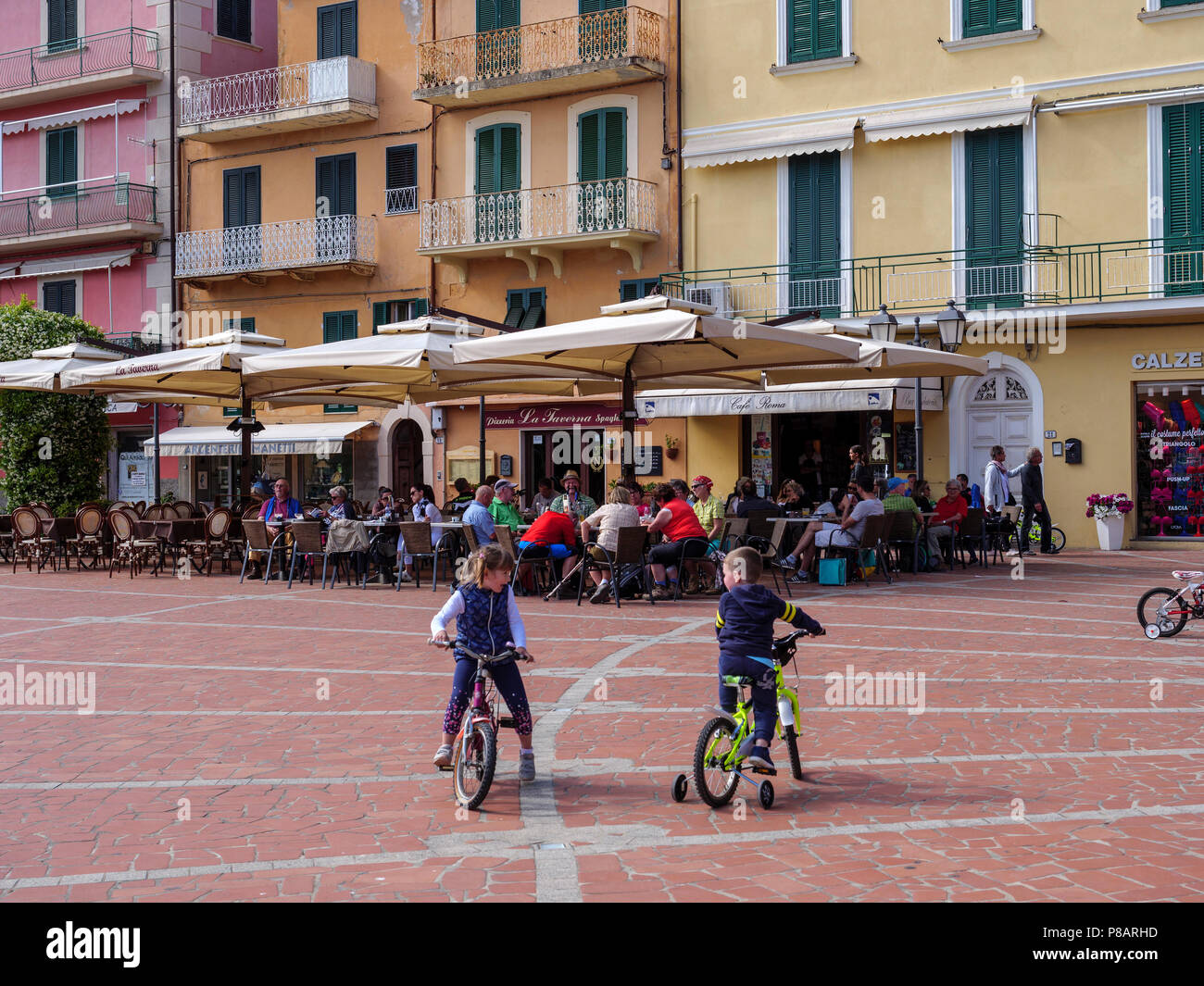 Piazza giacomo matteotti hi-res stock photography and images - Alamy