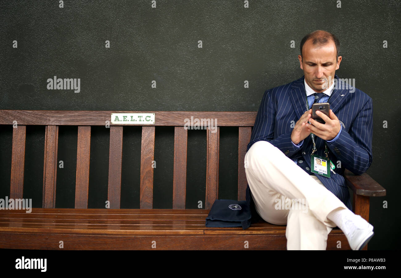 Judge bench hi-res stock photography and images - Alamy