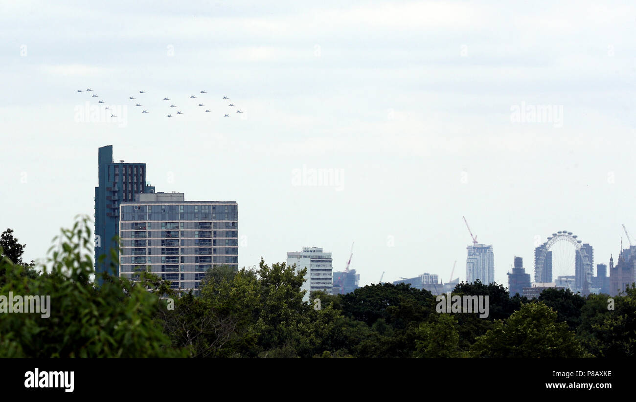 Raf club london hi-res stock photography and images - Alamy