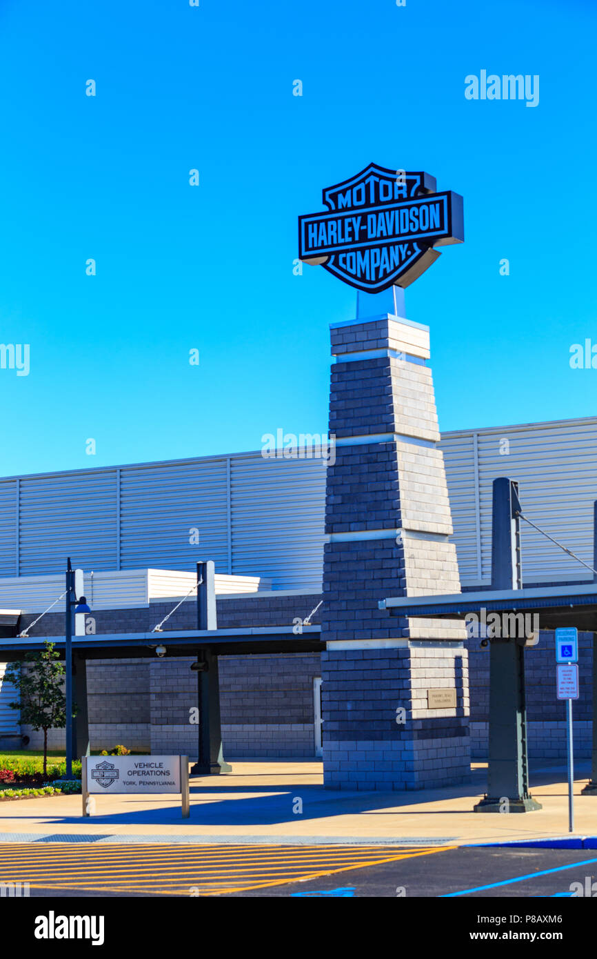 Harley davidson factory tour hi-res stock photography and images - Alamy