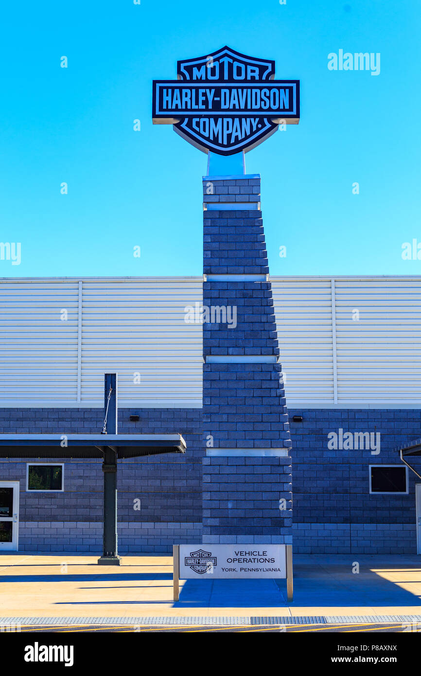 Harley davidson factory tour hi-res stock photography and images - Alamy