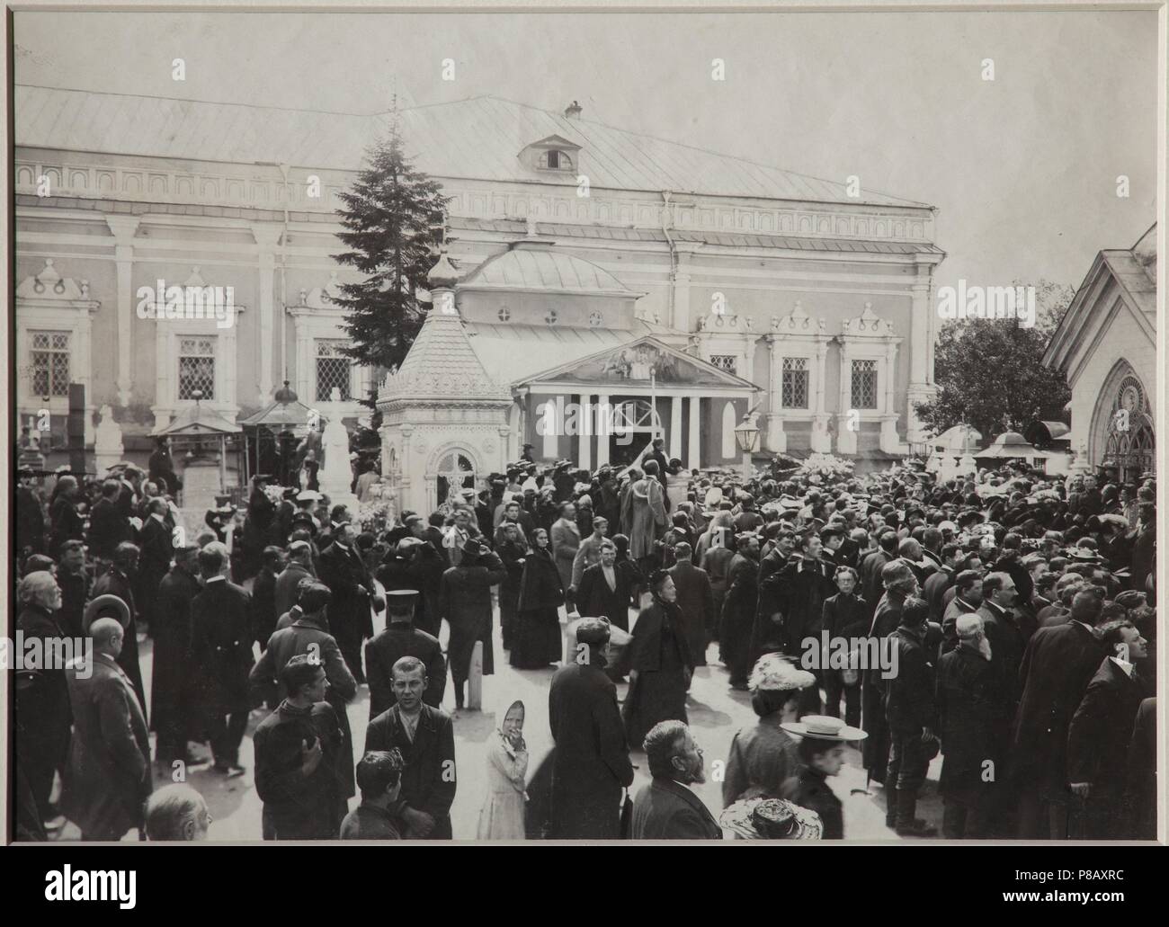 Novodevichy cemetery hi-res stock photography and images - Alamy