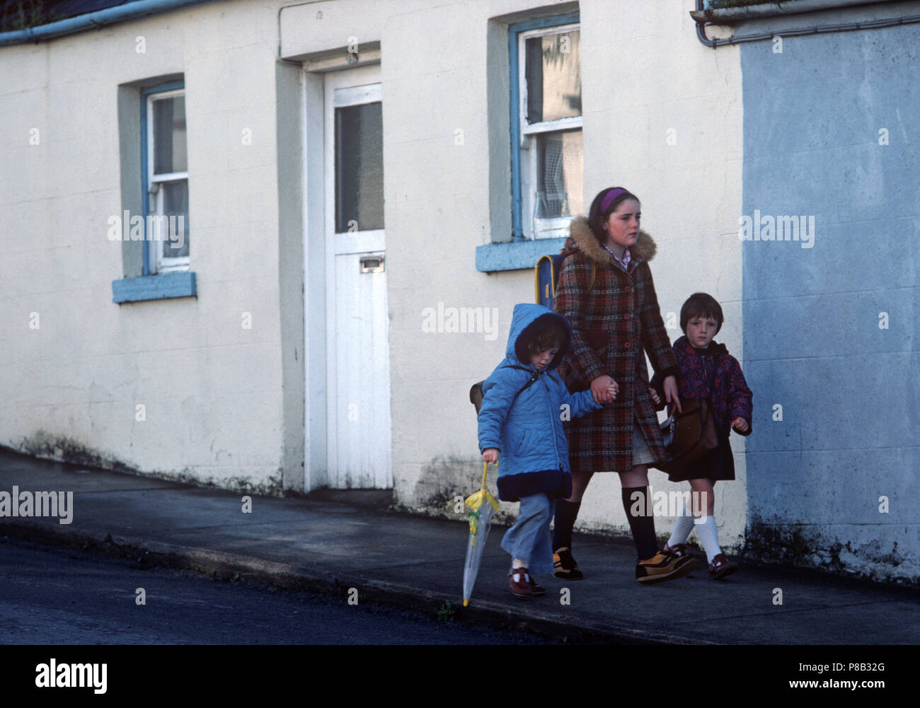 Children in ireland 1980s hi-res stock photography and images - Alamy