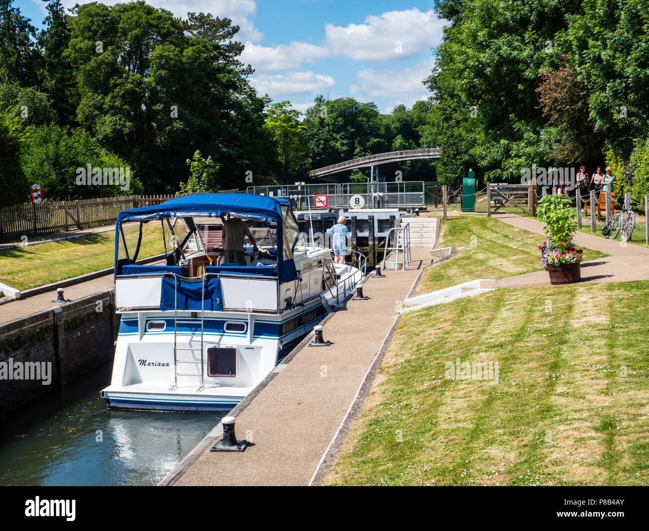 Boats Using, Temple Lock, River Thames, Buckinghamshire, England, UK ...