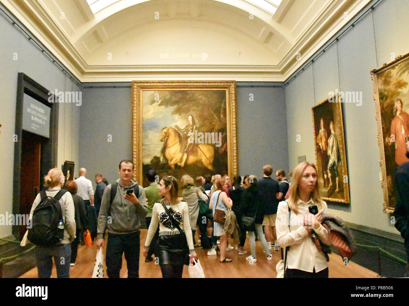 The national gallery london interior hi-res stock photography and ...