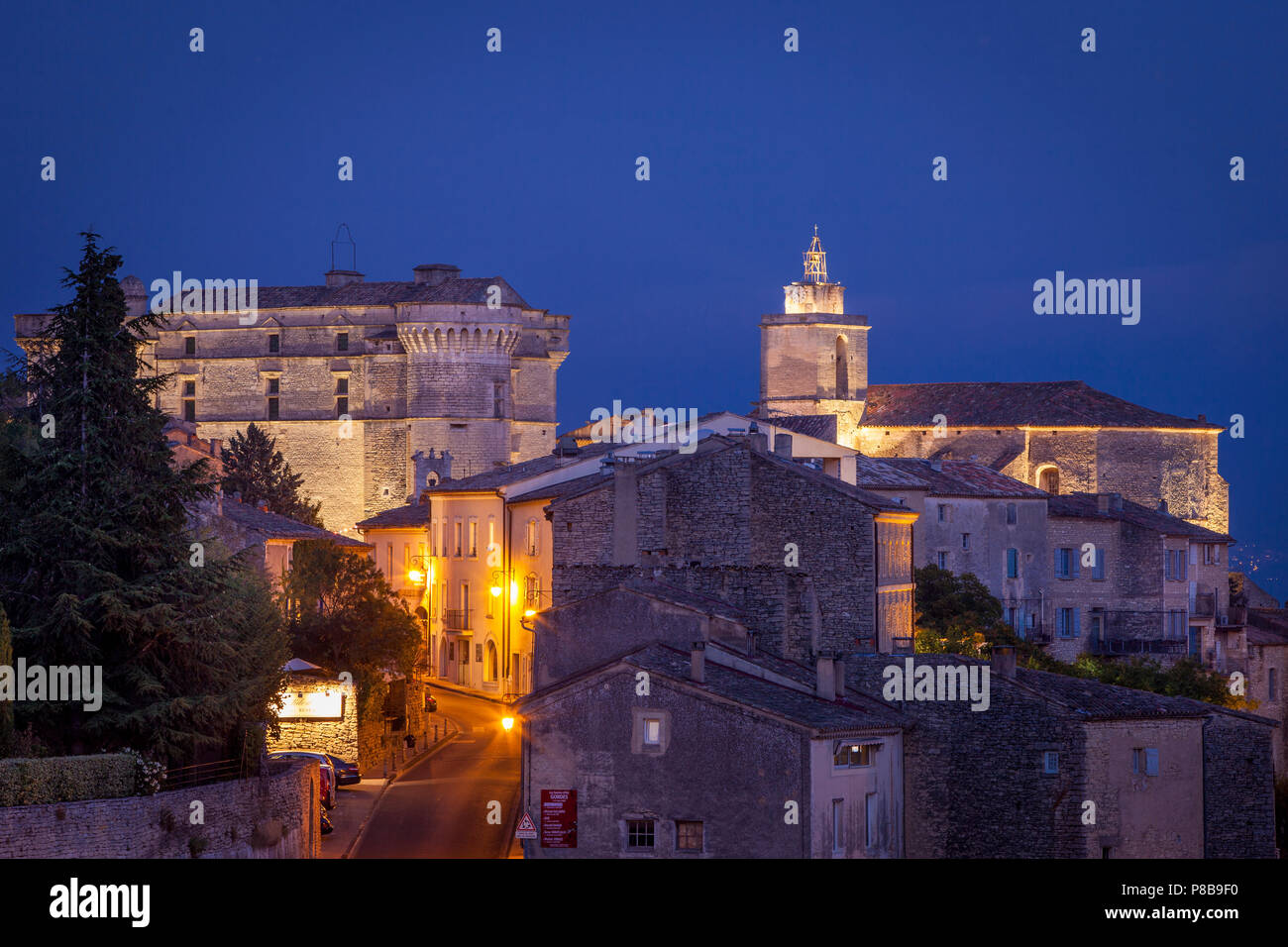 Gordes france castle hi-res stock photography and images - Alamy