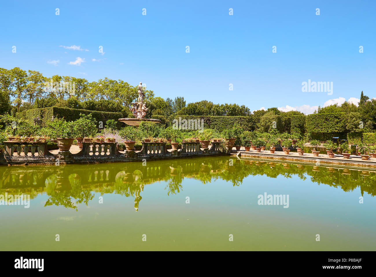 Wide pond with fountain hi-res stock photography and images - Alamy