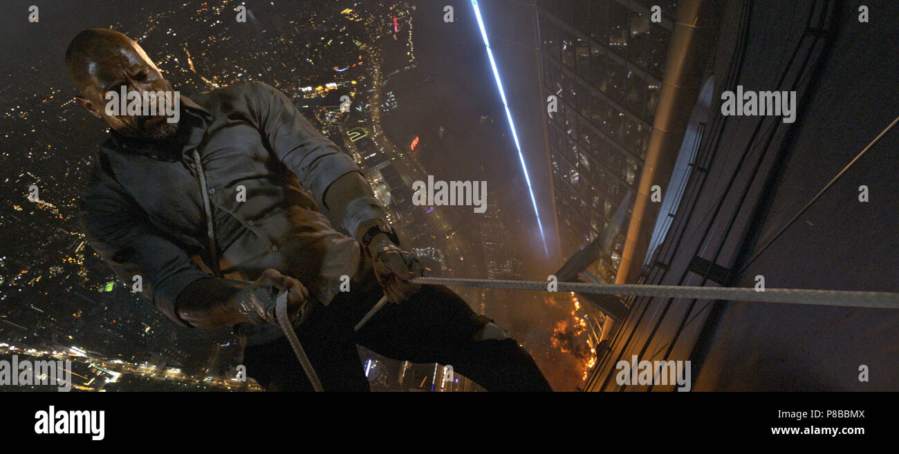 SKYSCRAPER, Dwayne Johnson, 2018. ©Universal Pictures/courtesy Everett ...