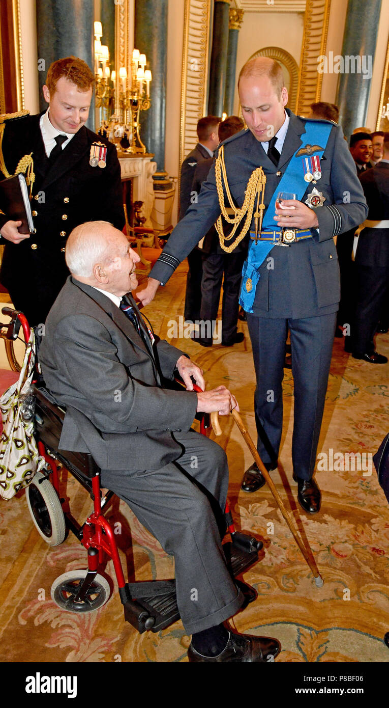 Bomb aimer hi-res stock photography and images - Alamy