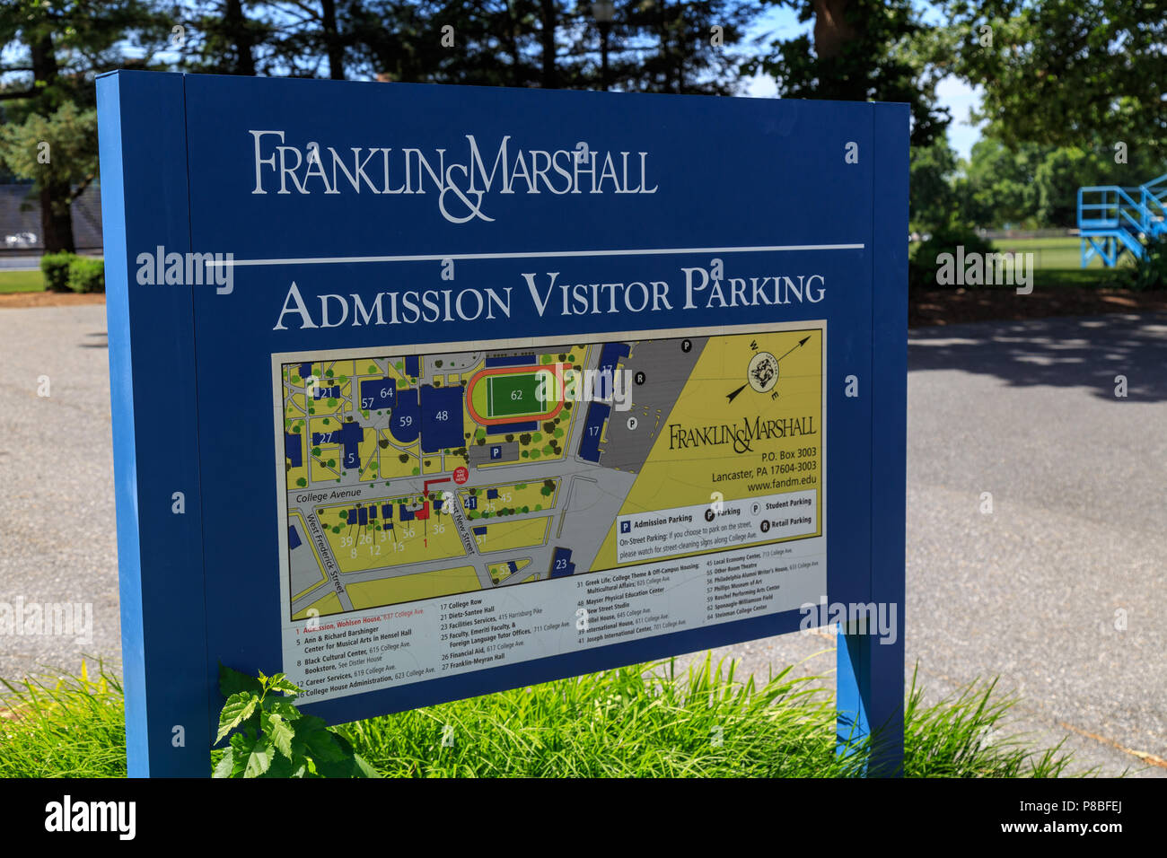 Admission office sign hi-res stock photography and images - Alamy