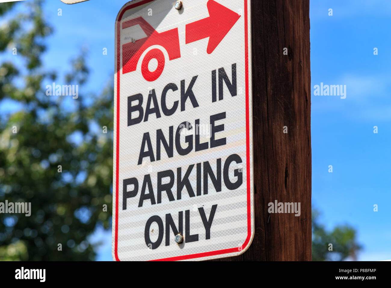 Angle parking hi-res stock photography and images - Alamy