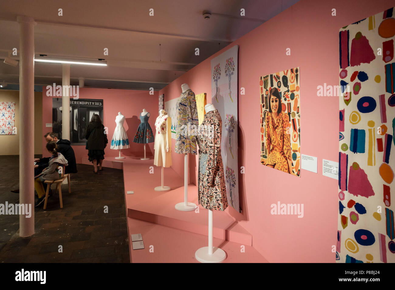 Fashion and textiles museum hi-res stock photography and images - Alamy