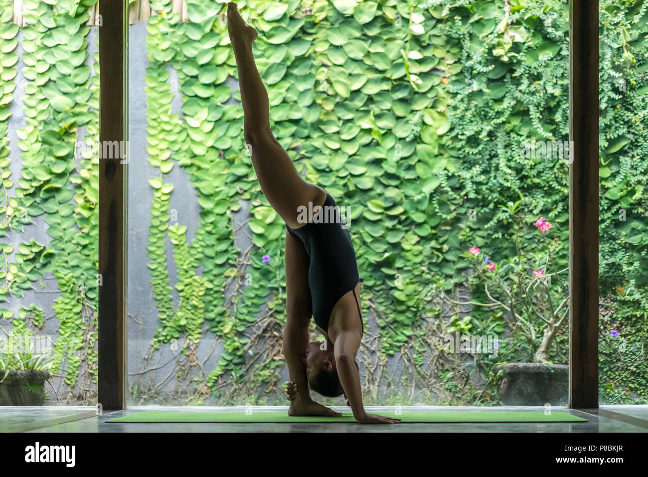Urdhva prasarita padasana hi-res stock photography and images - Alamy