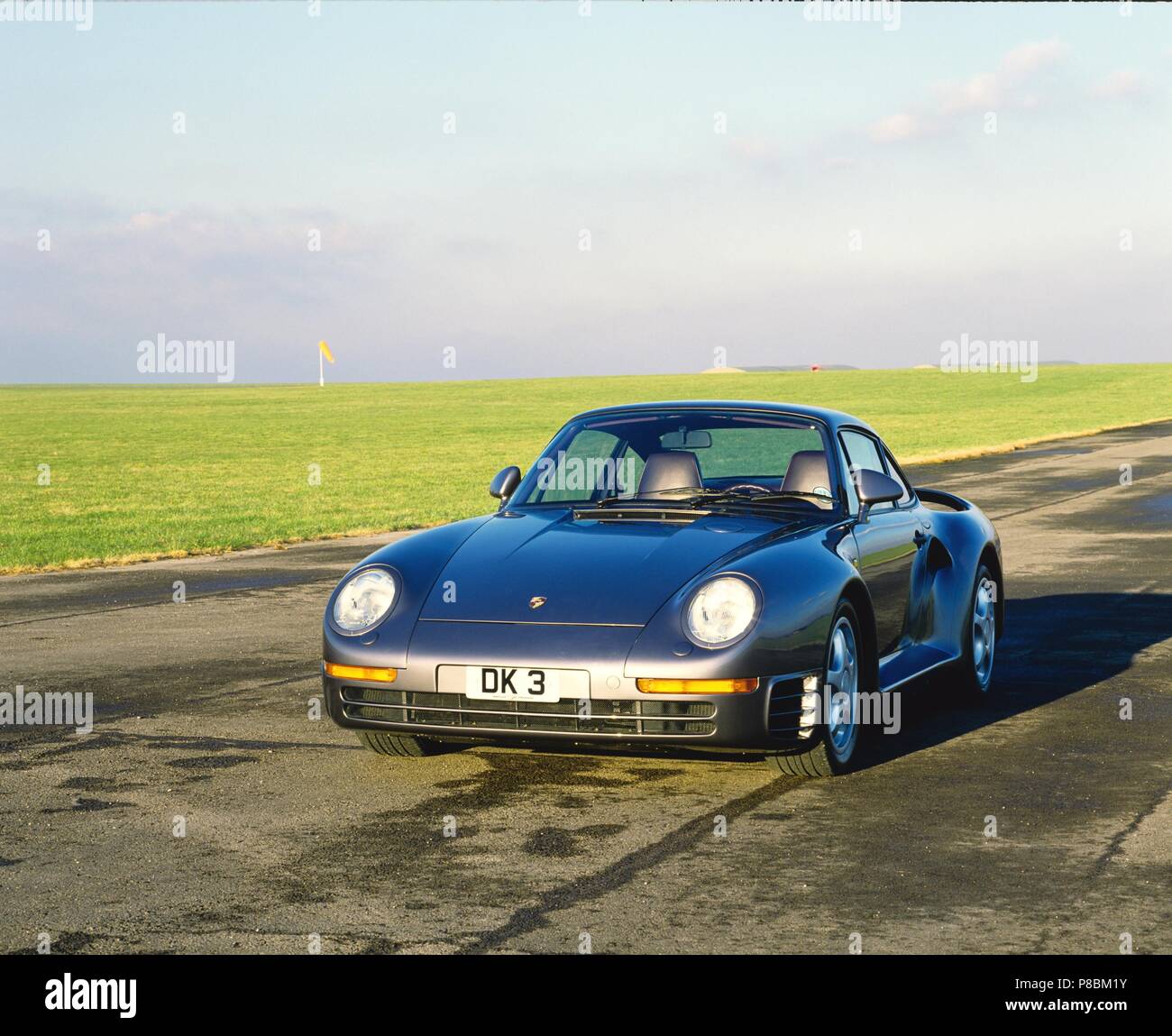 Porsche 959 sports car - 1988 model - rare dream car - showing front ...