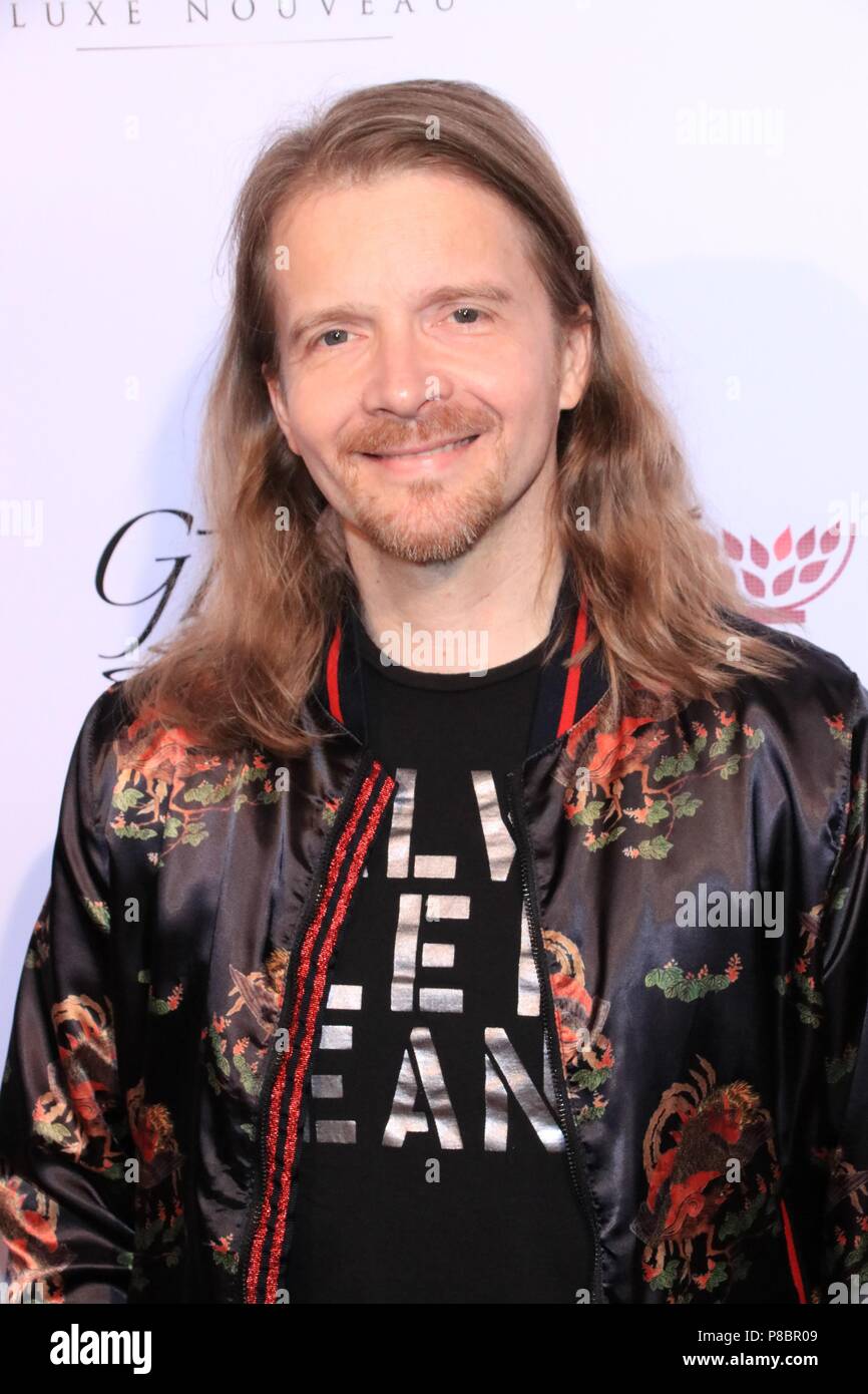 Brighter futures hi-res stock photography and images - Alamy