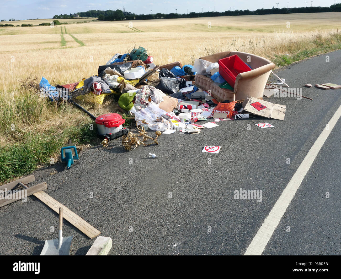 Lorry tipping on landfill hi-res stock photography and images - Alamy