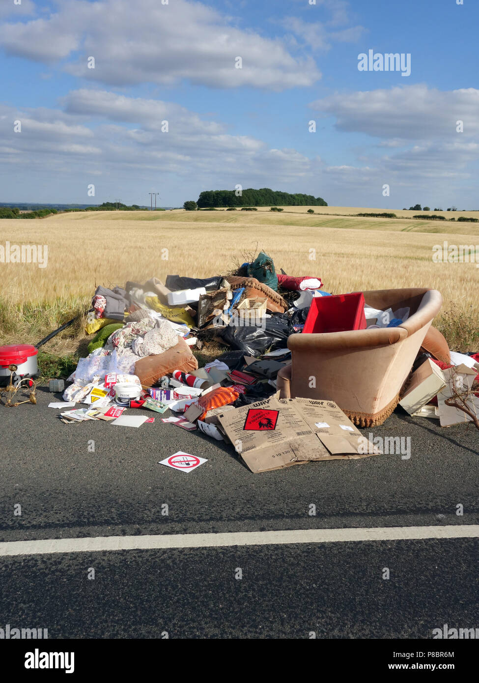 Lorry tipping on landfill hi-res stock photography and images - Alamy