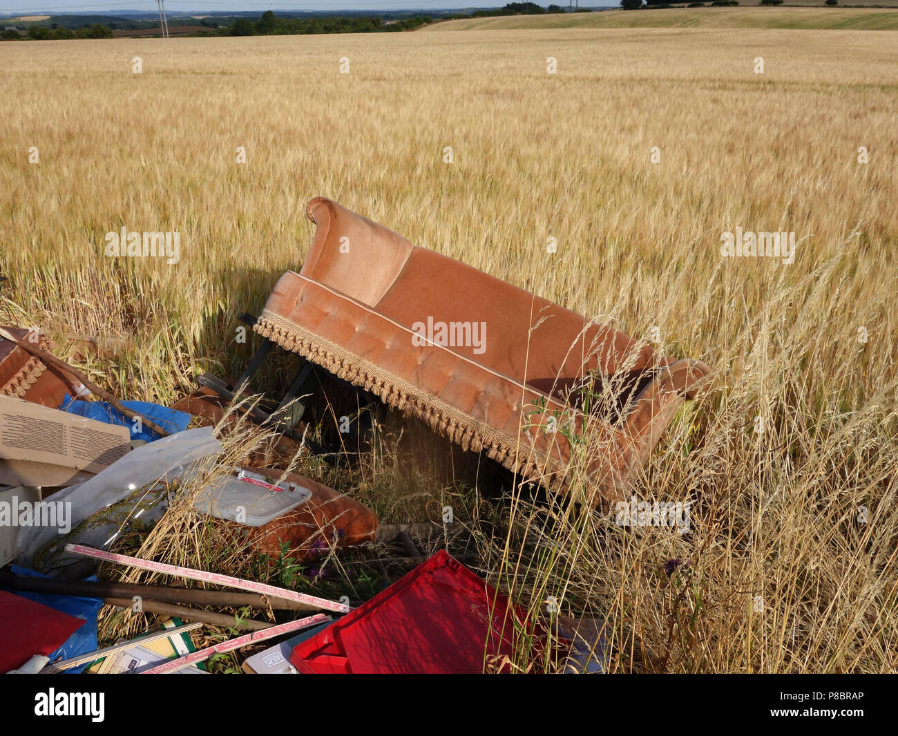 Lorry tipping on landfill hi-res stock photography and images - Alamy