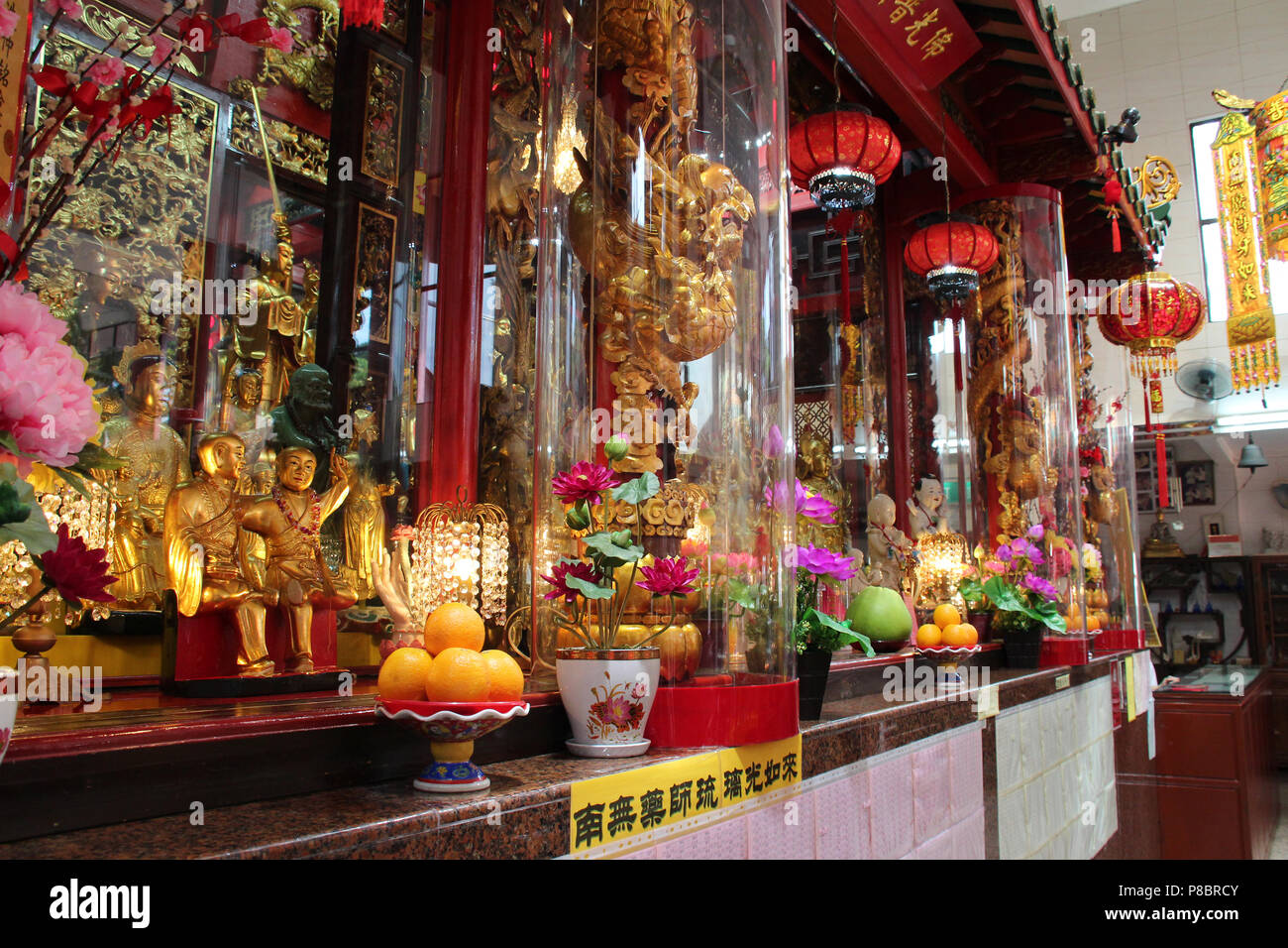 A chinese buddhist temple (Kuan Im Tng temple) in Singapore Stock Photo ...