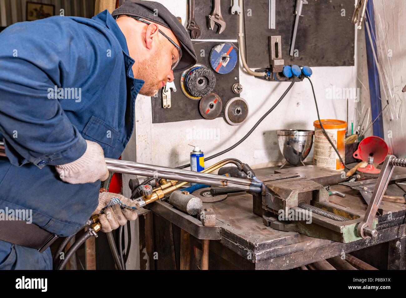 Oxy acetylene welding equipment hi-res stock photography and images - Alamy