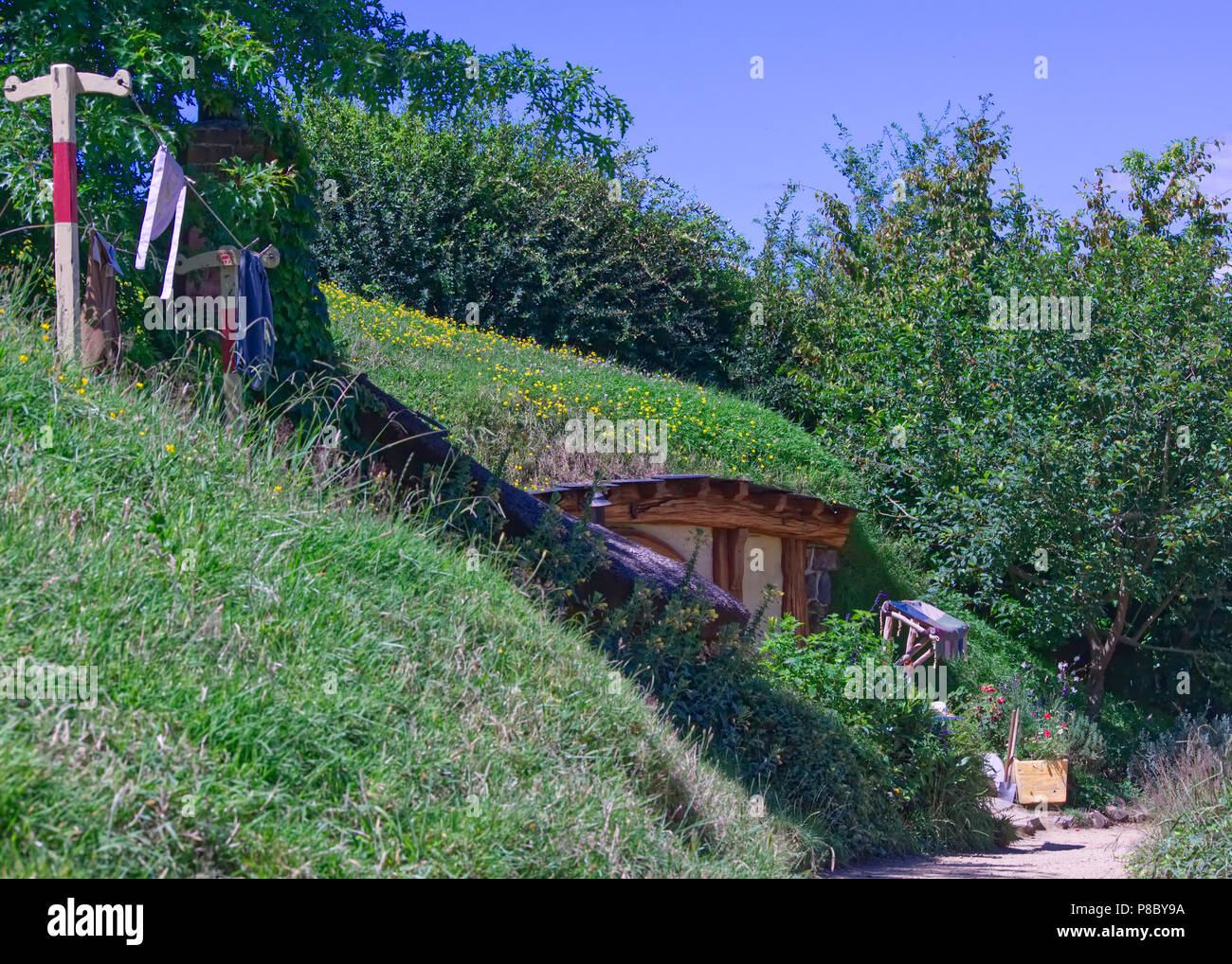 Hobbit clothes hi-res stock photography and images - Alamy