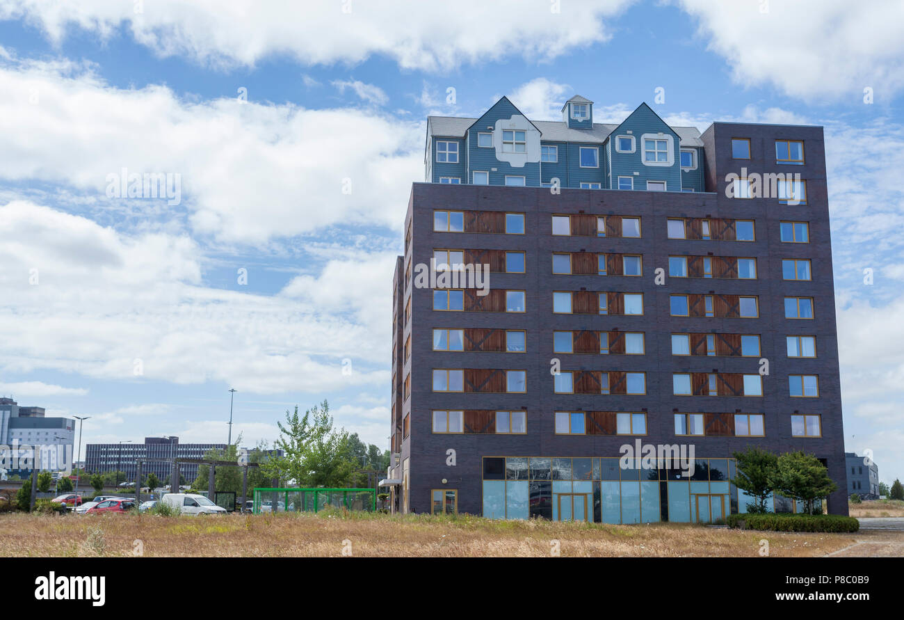Block of flats architecture hi-res stock photography and images - Alamy