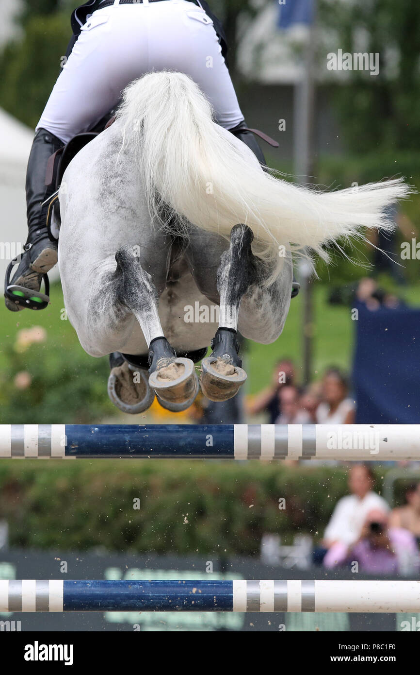 Oxer hi-res stock photography and images - Alamy