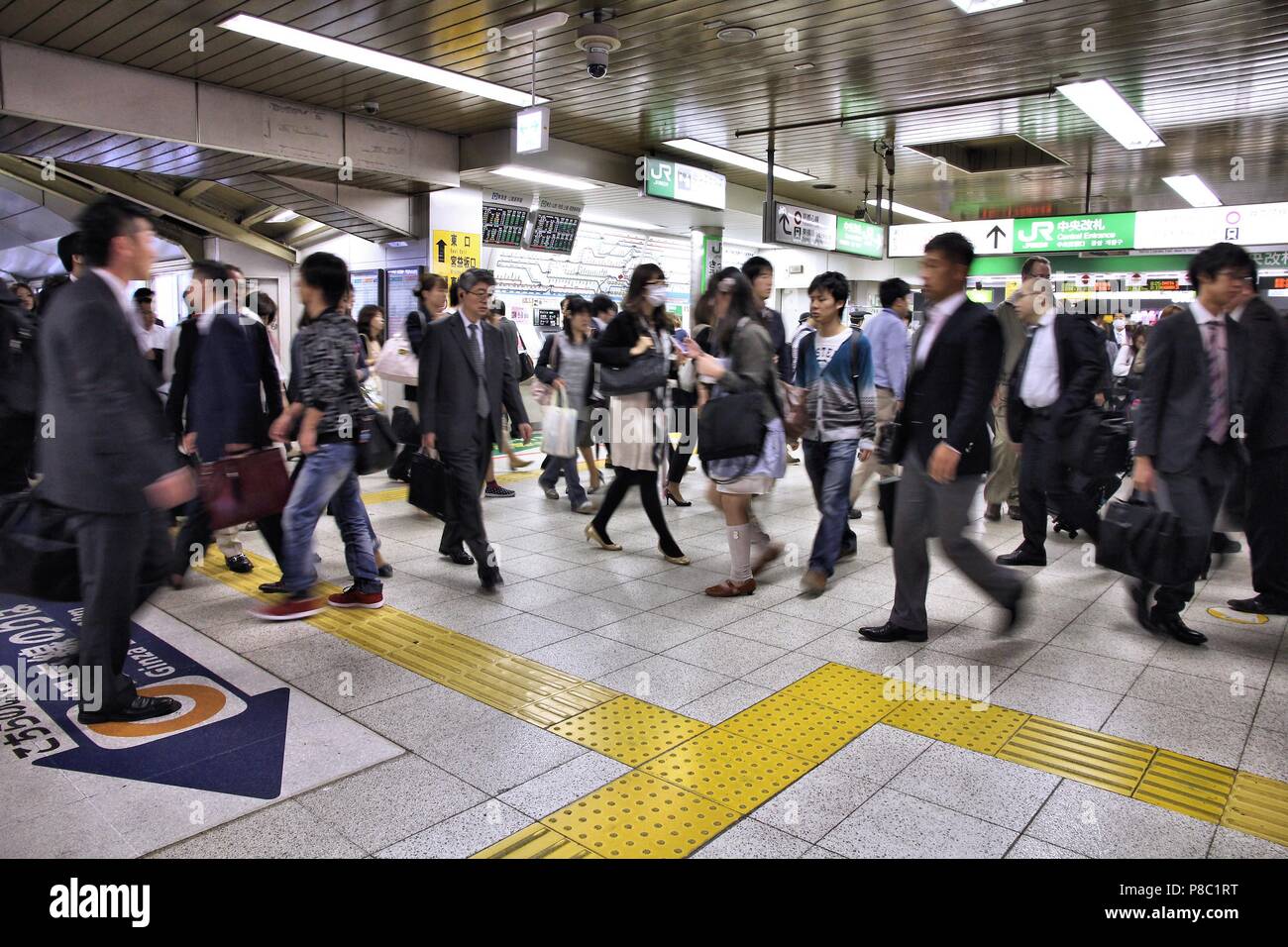 Crowded public transport japan hi-res stock photography and images - Alamy