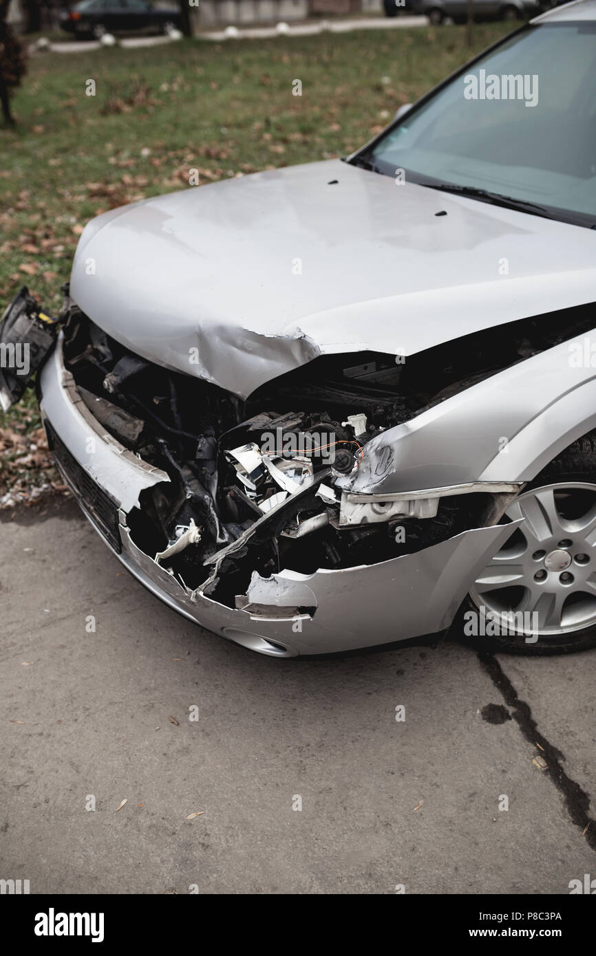 Car crashed damage hi-res stock photography and images - Alamy