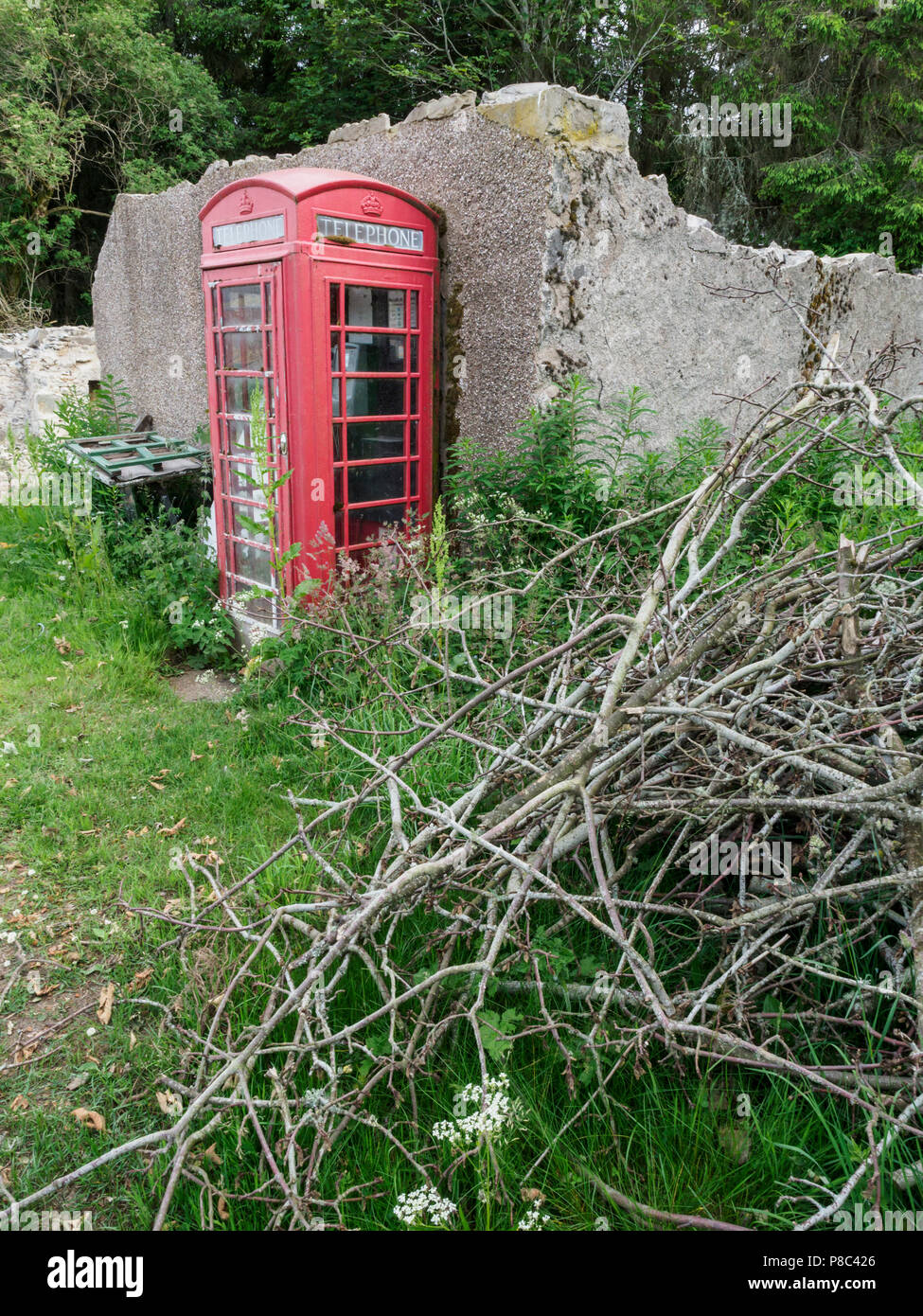 Phone box cottage scotland hi-res stock photography and images - Alamy