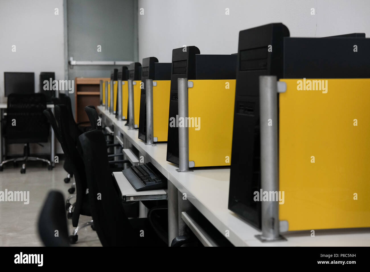computer training room in university. lab classroom in college Stock ...
