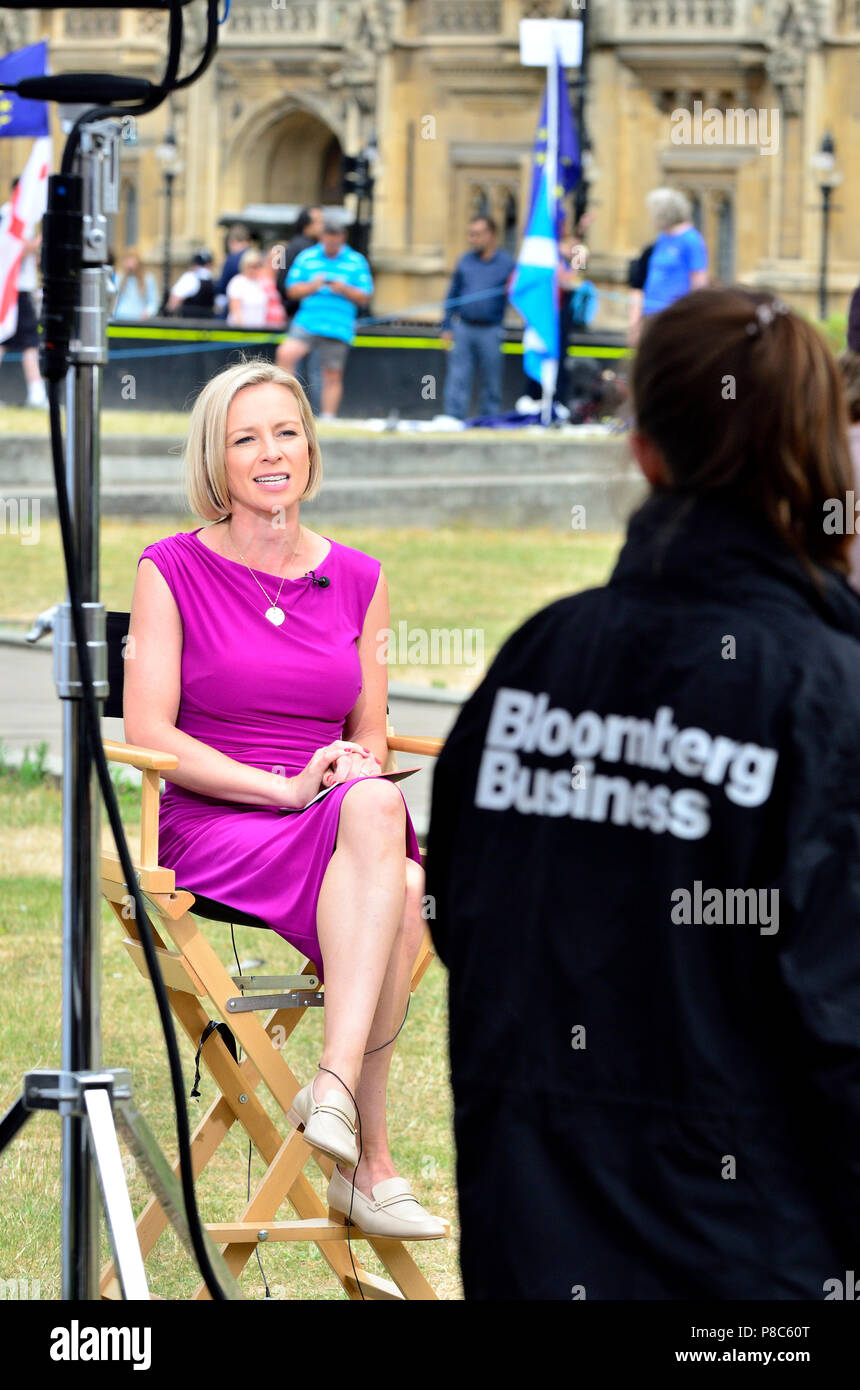 Caroline Hyde Bloomberg Hot