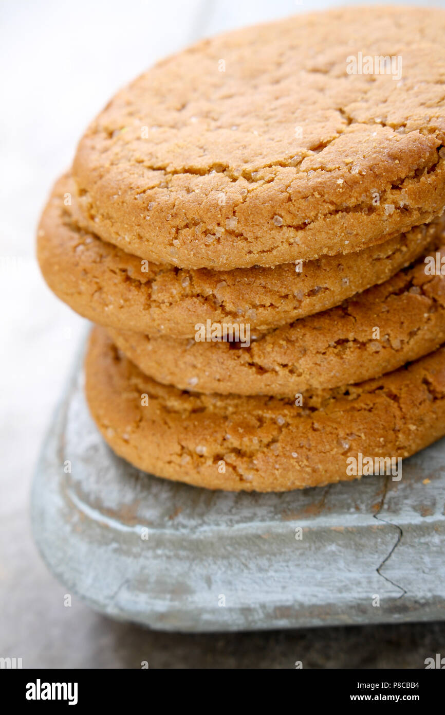 ginger snap biscuits Stock Photo - Alamy