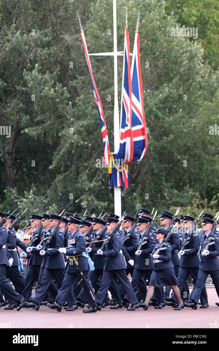 Raf flypast july 10 hi-res stock photography and images - Alamy