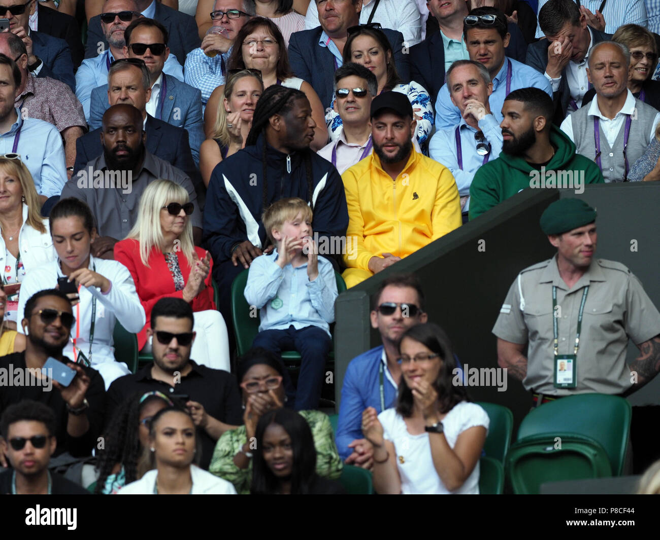 Rapper drake hi-res stock photography and images - Alamy