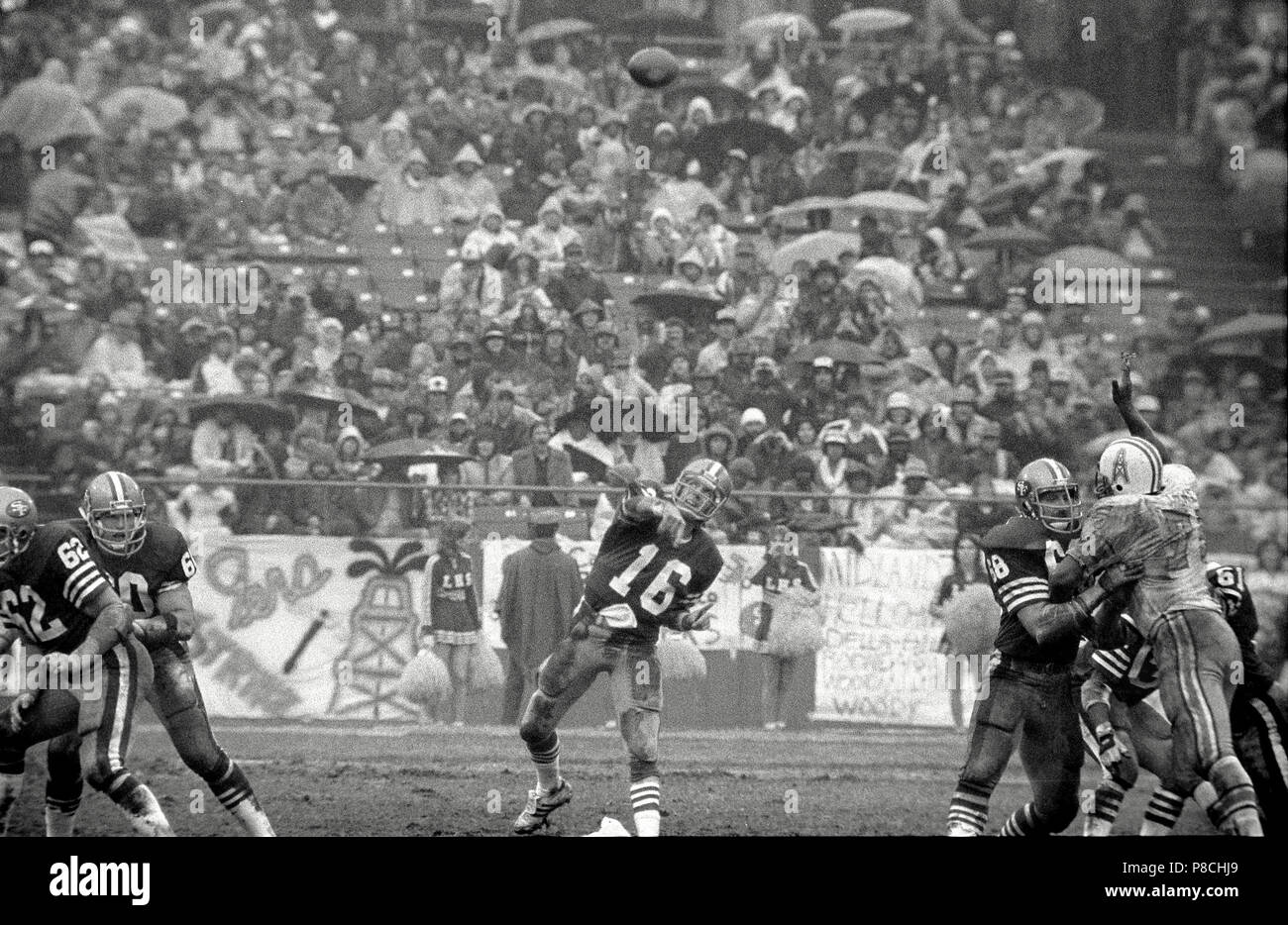 Joe montana 1981 hi-res stock photography and images - Alamy