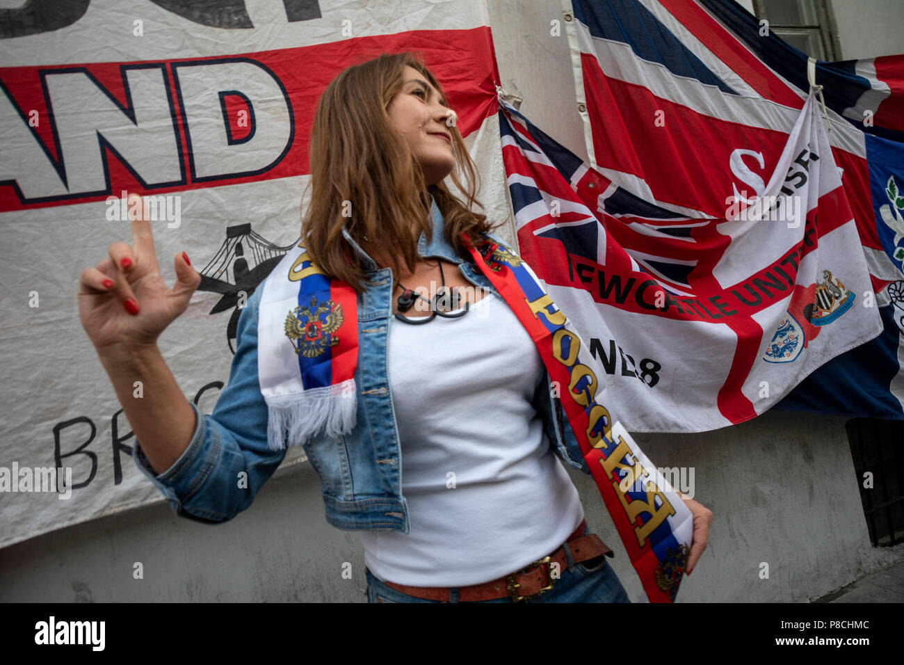 England flag football goal hi-res stock photography and images - Alamy